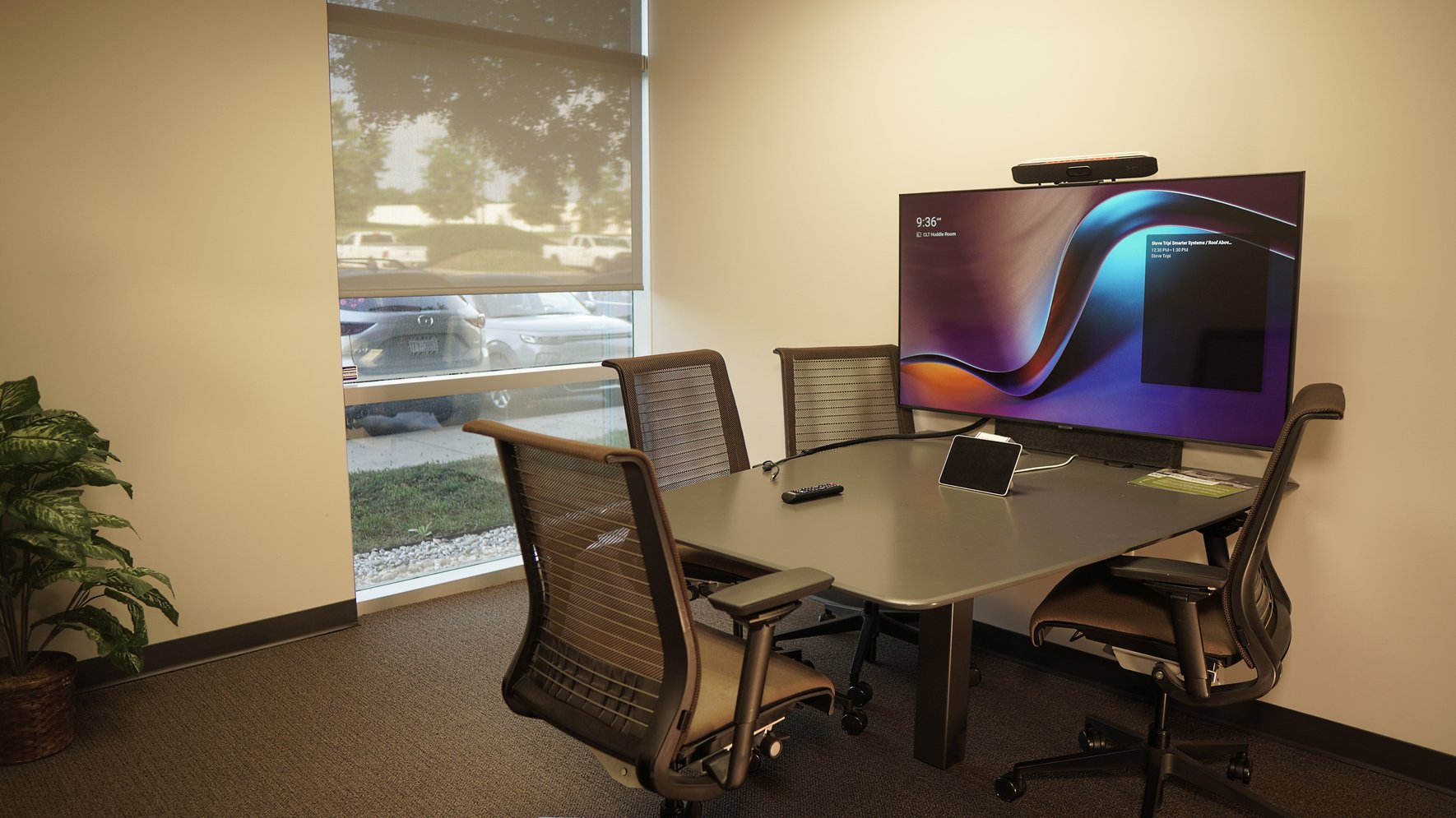 What is a Huddle Room and How Can They Help My Business?